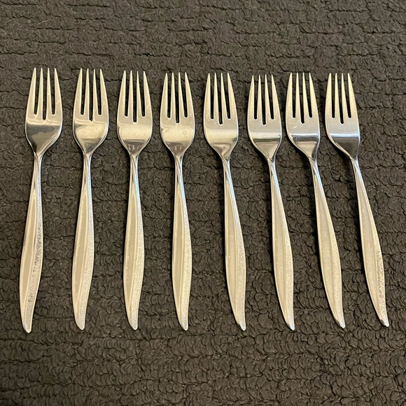 Oneida | Dining | Vintage Textura Stainless Dinner Forks 8 By Oneida ...
